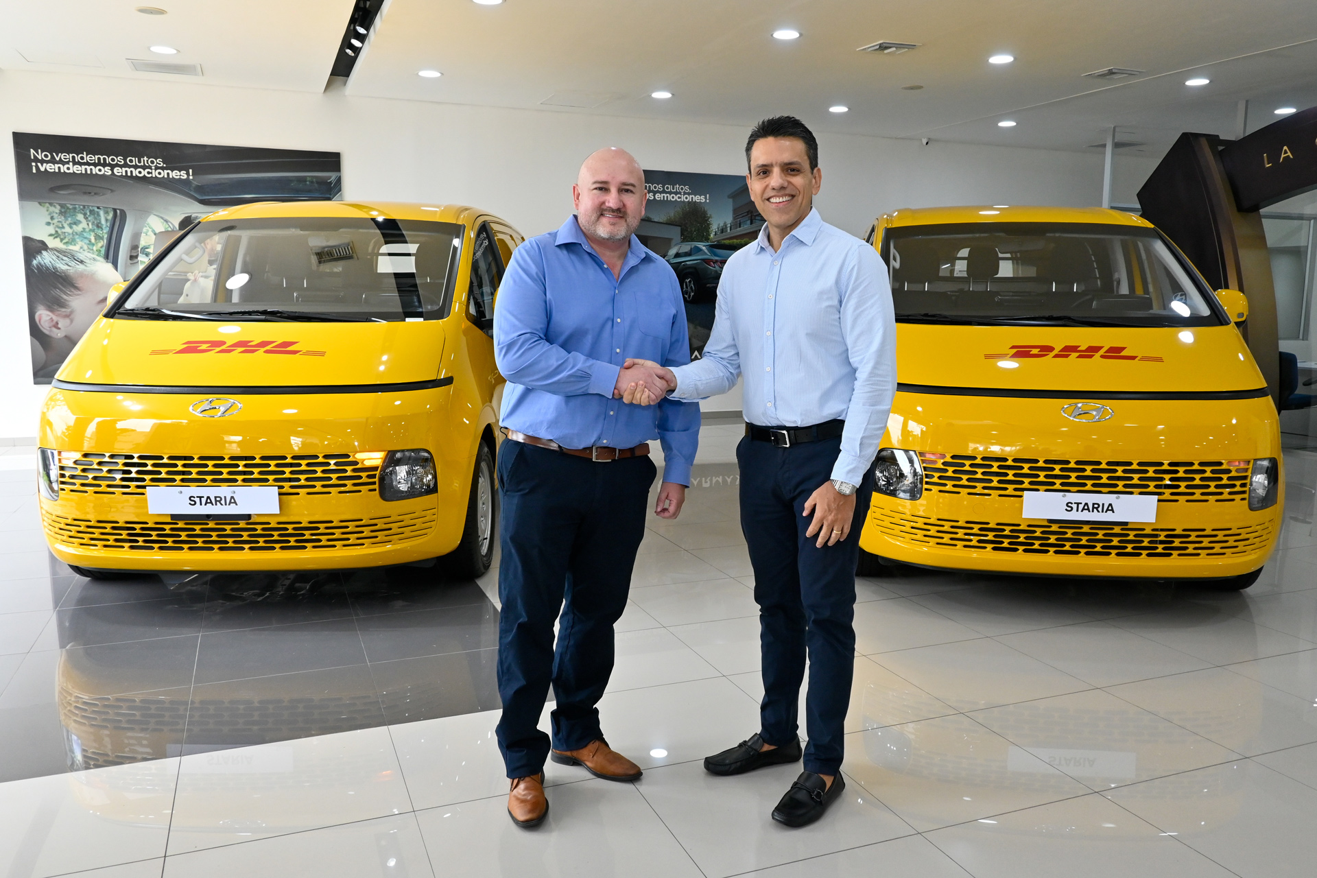 Carmax entrega tres furgones Hyundai Staria a DHL, hecho que refuerza ...